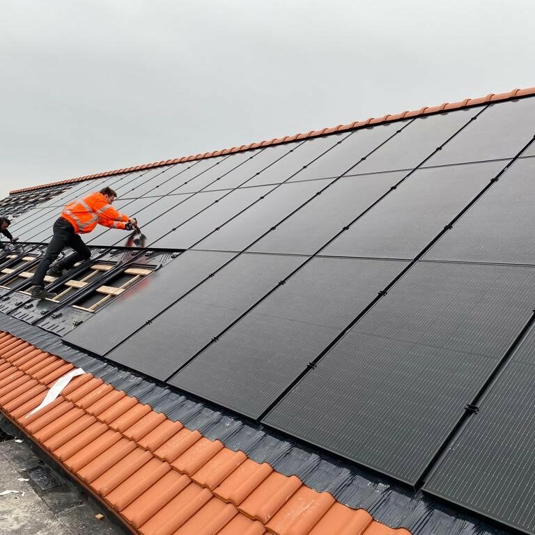 GSE Intégration : roof-integrated photovoltaic panel systems
