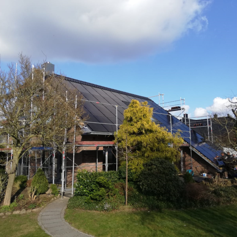 GSE Intégration : roof-integrated photovoltaic panel systems