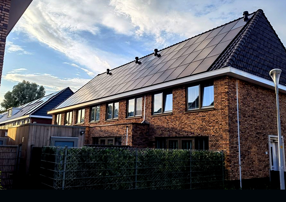 GSE Intégration : roof-integrated photovoltaic panel systems